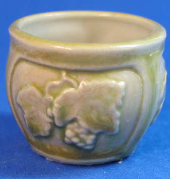 Vases / urns / planters : S P MIniatures, Dollhouse scale miniatures